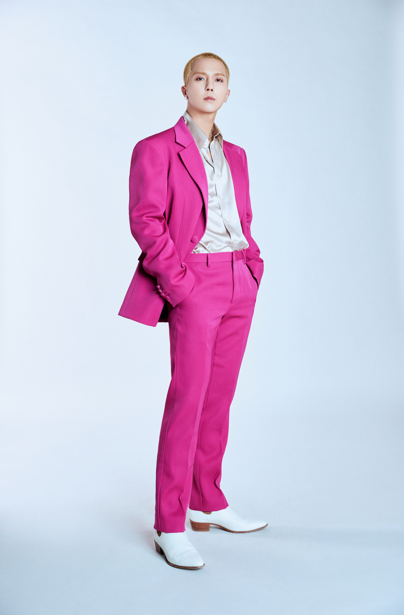 MINO broadens his horizons with his third full-length album, "TO ...